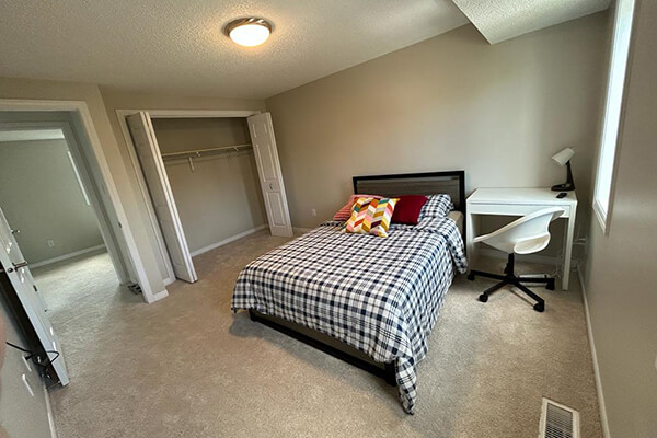 Deluxe Room, Waterloo Student Rooms - LiwinCo