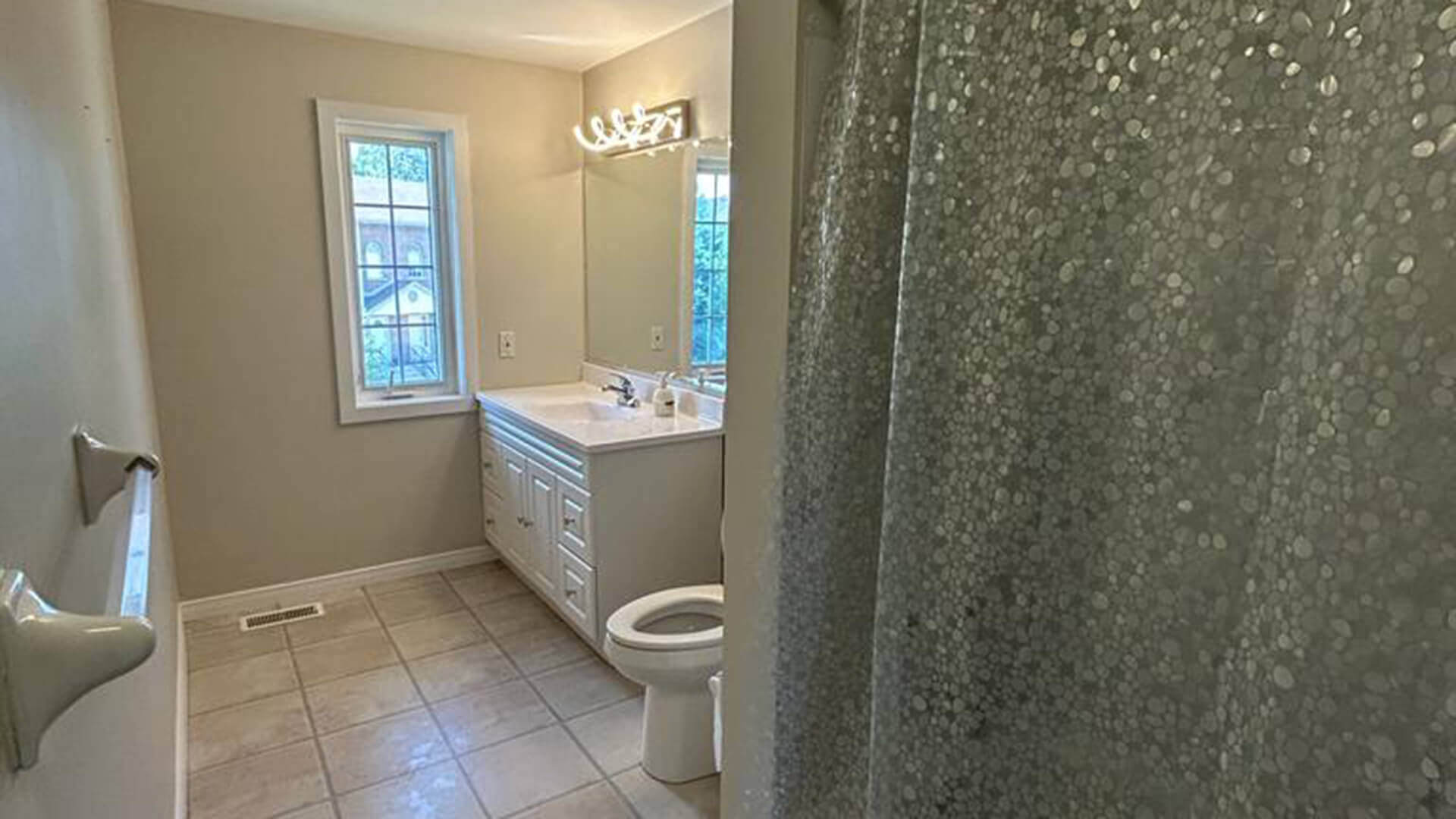 Basement, Waterloo Student Rooms - LiwinCo