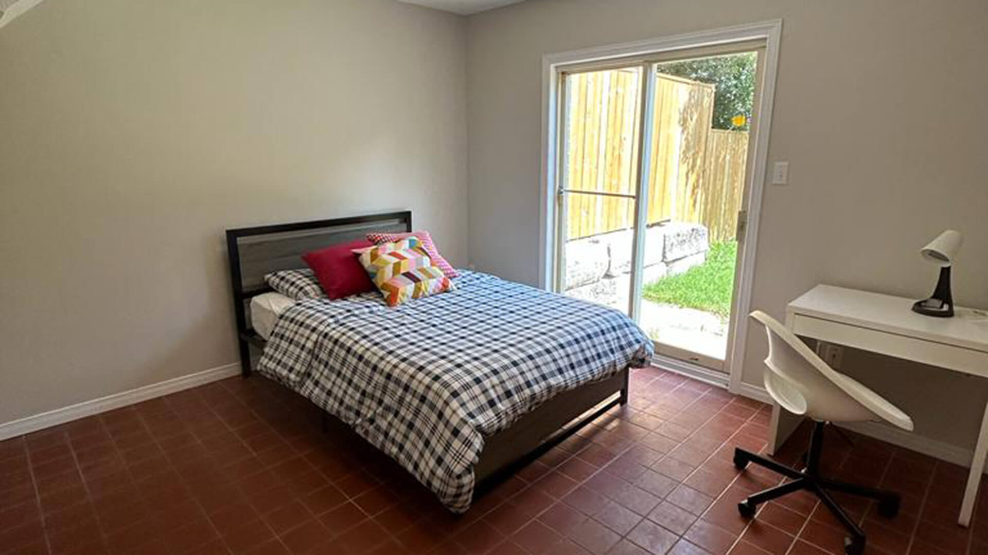 Basement, Waterloo Student Rooms - LiwinCo