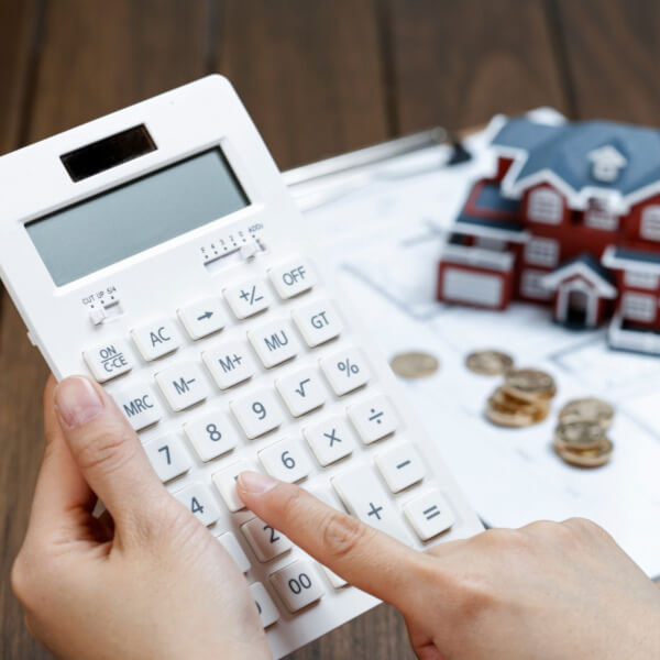 Cost of Living Guide for Students in Toronto - LiwinCo