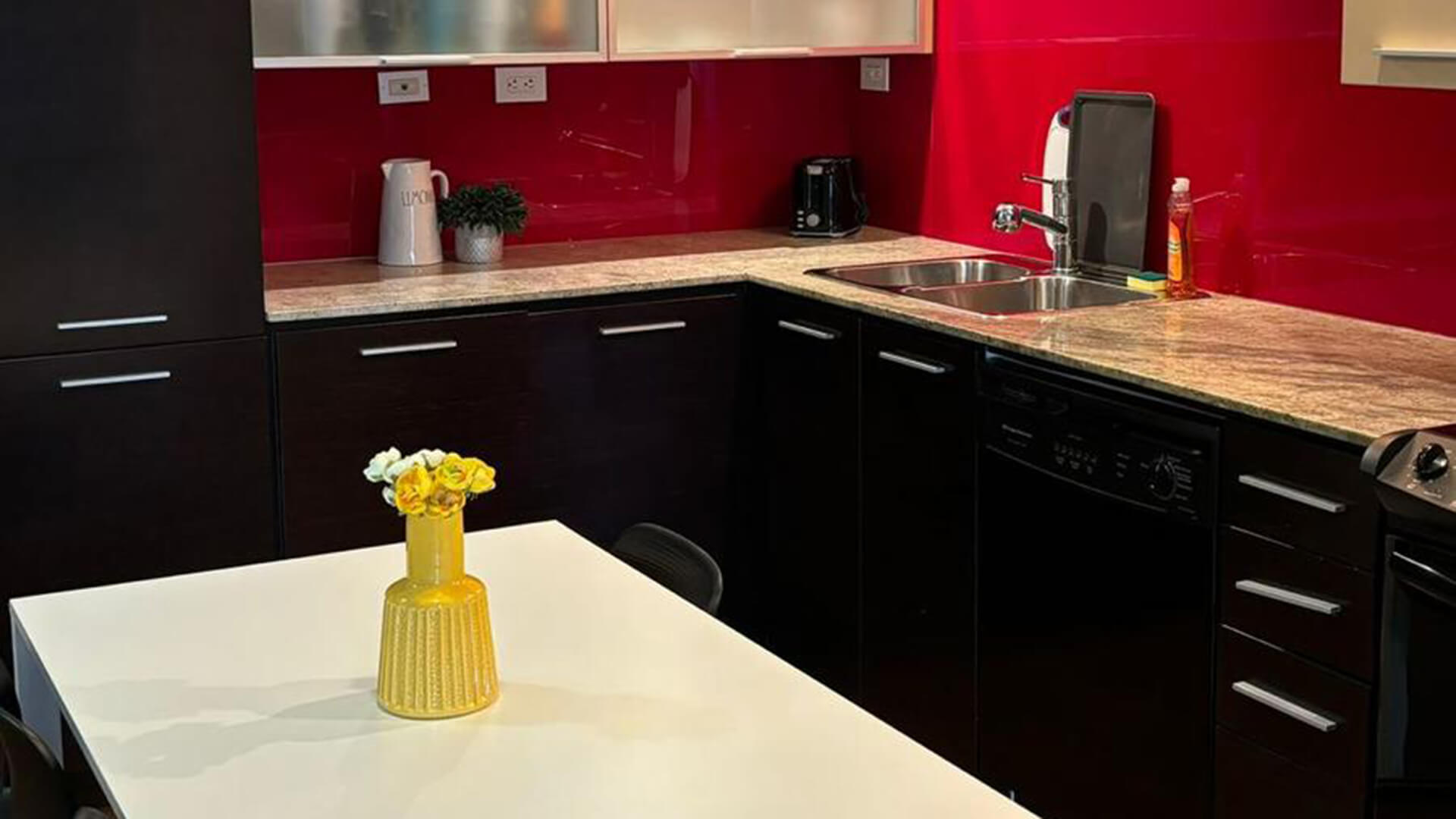 Deluxe Room,The City Place, Toronto Student Housing - LiwinCo